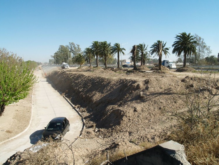Construcción de Calles colectoras en enlace rutas 211 y 208 con avenida ...